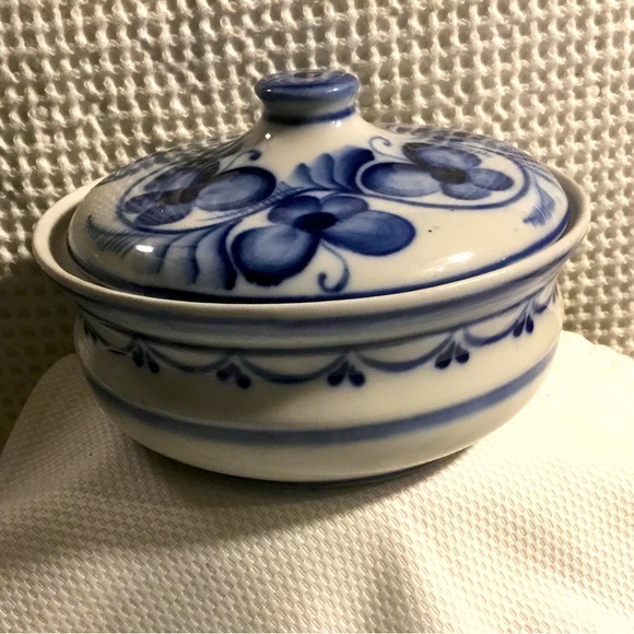 Gzhel | Art | Traditional Russian Gzhel Pottery Casket | Poshmark